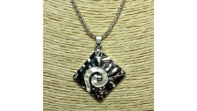 Ženske metalne ogrlice boje srebra - Shopaj24